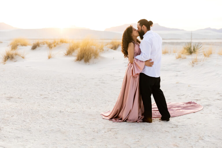 Couple Session at White Sands National Park | Rachael & Dennis - katiegilbertphotography.com