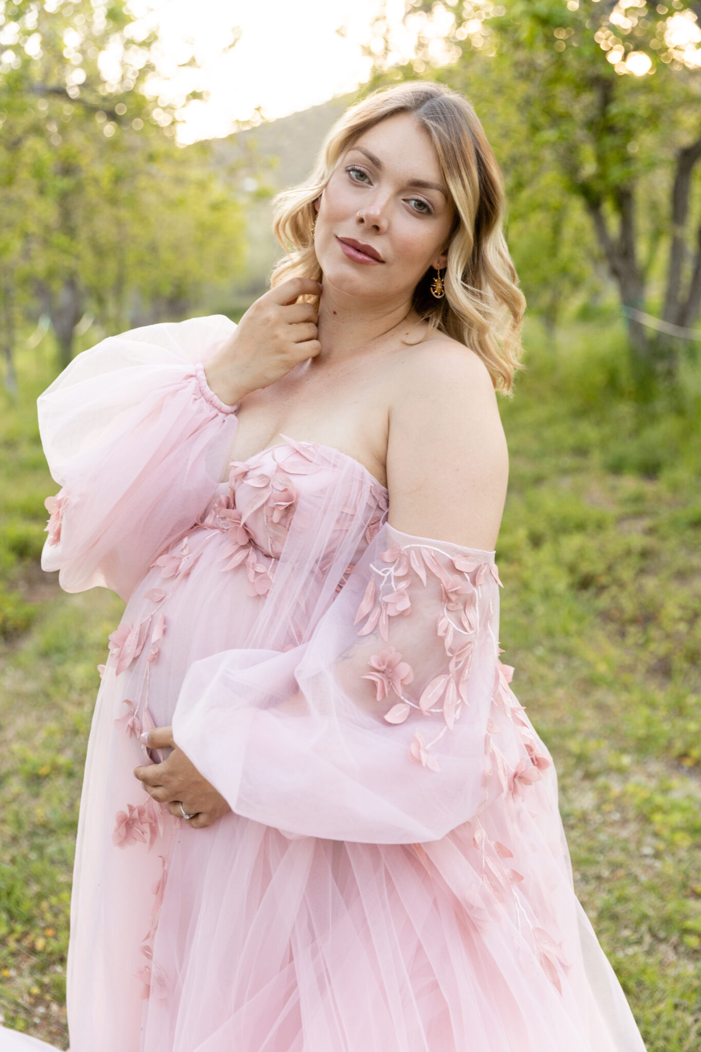 Aleshia’s Whimsical Maternity Session at Aravaipa Farms - katiegilbertphotography.com