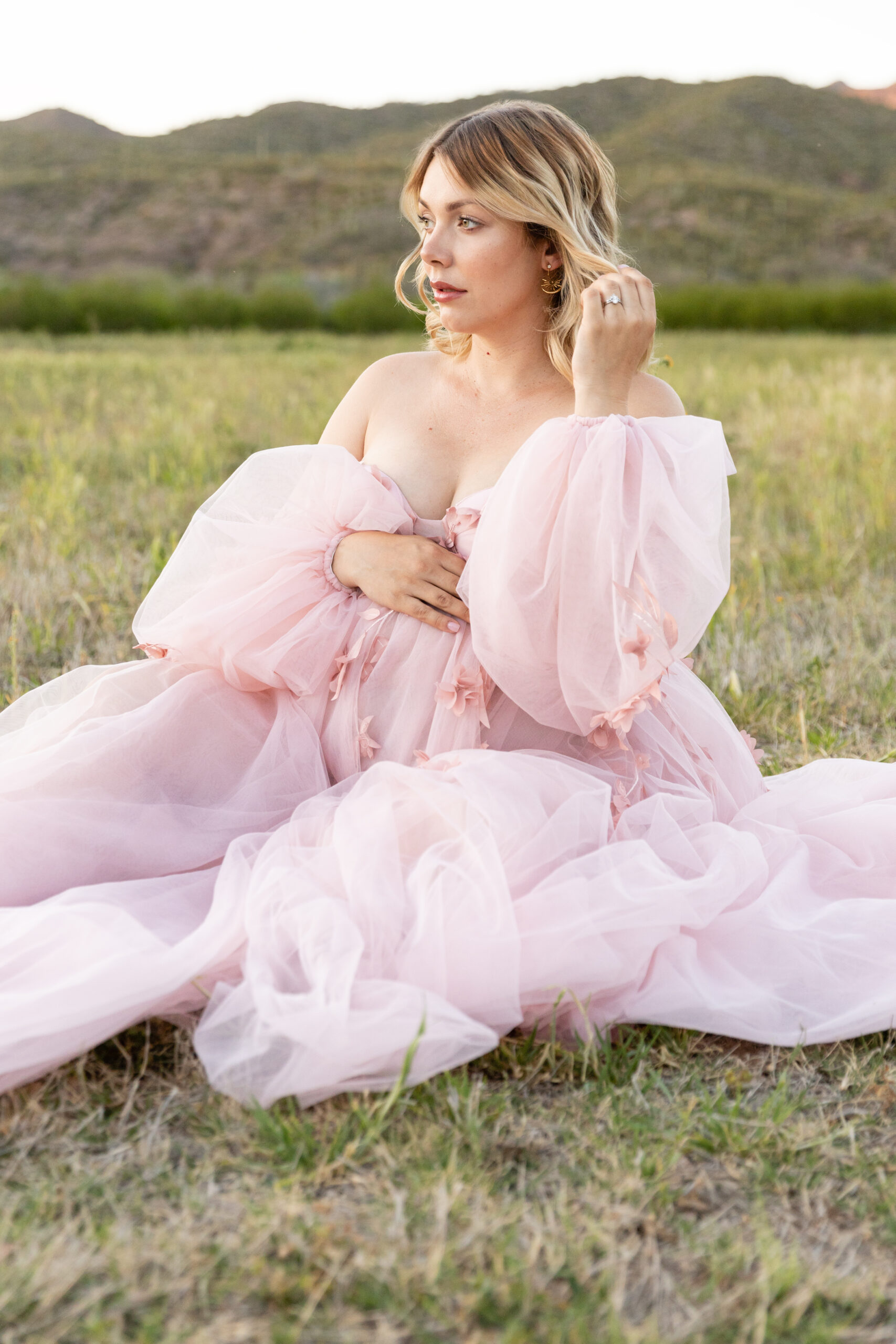 Aleshia’s Whimsical Maternity Session at Aravaipa Farms - katiegilbertphotography.com